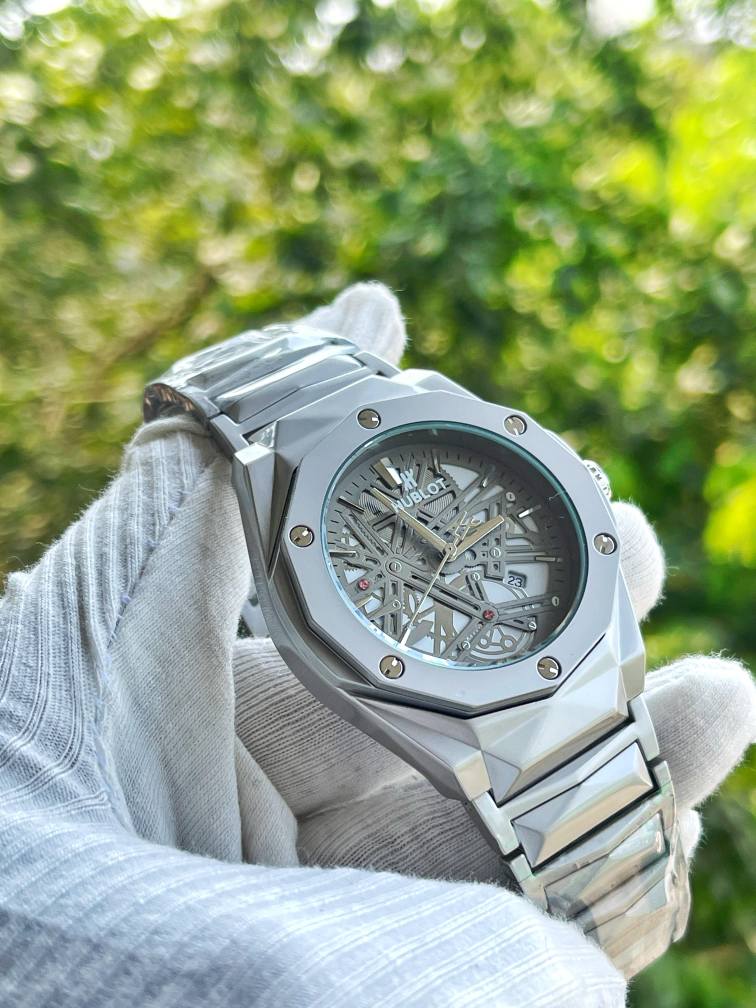 Hublot Chain Watch White Color and Metal Body – JMSZONE